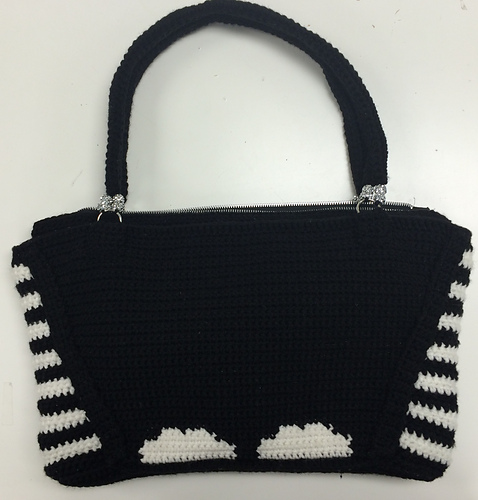Ravelry: Crochet Cat Purse pattern by Nicole Mayer