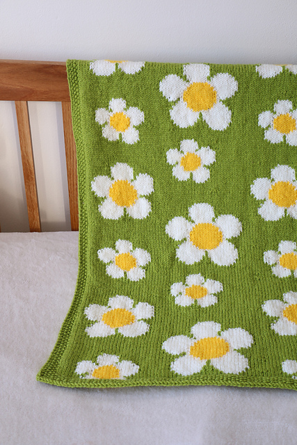 Ravelry: Daisy Chain Blanket (KNIT) pattern by Vikki Bird