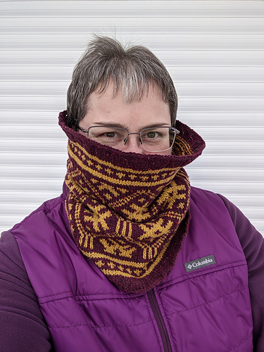 Ravelry: Fortalys Cowl pattern by Vikki Perkins