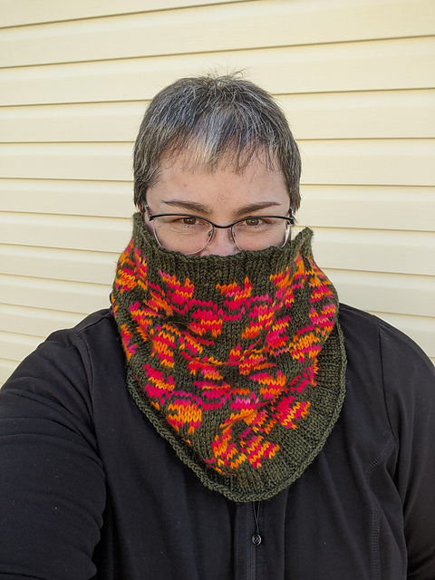 Ravelry: Trusa Cowl pattern by Vikki Perkins