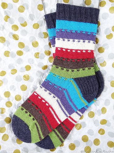 Ravelry: Quilted Stripes Socks pattern by Dana Rae Makes