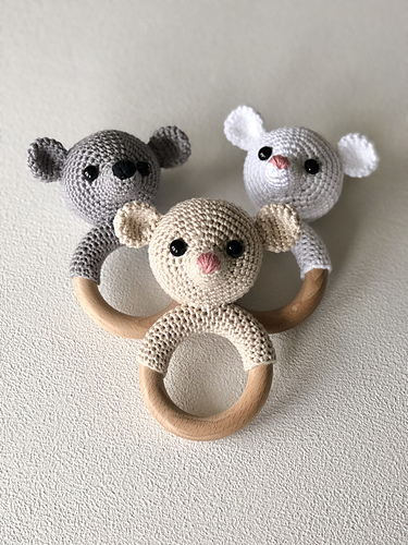 Ravelry: Mouse Rattle/Teether Amigurumi Toy pattern by Vinera Eyer