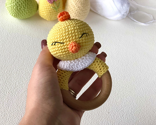Ravelry: Baby Rattle Chicken /Teether Amigurumi pattern by Vinera Eyer