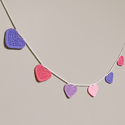Ravelry: Heart Garland pattern by Joey Diehl