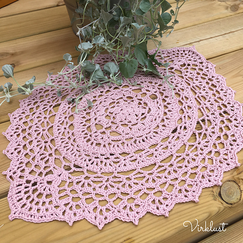 Ravelry: Andromeda pattern by Karin Åshammar/Virklust