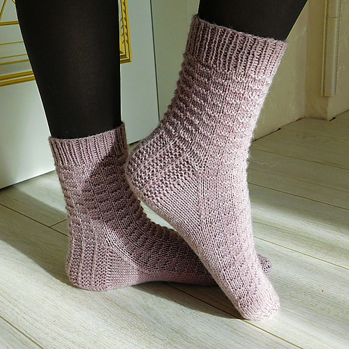 Ravelry: Women knit socks pattern by Polina Zhaivoronok