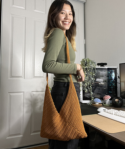 Ravelry: Easy Crochet Folded-Rectangle Bag pattern by Viv Crochets