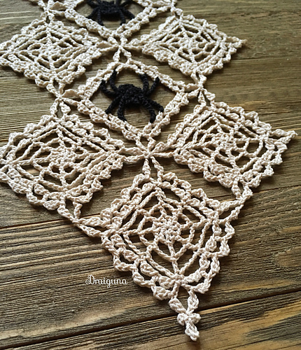 Ravelry: Cobwebs pattern by Julia Hart