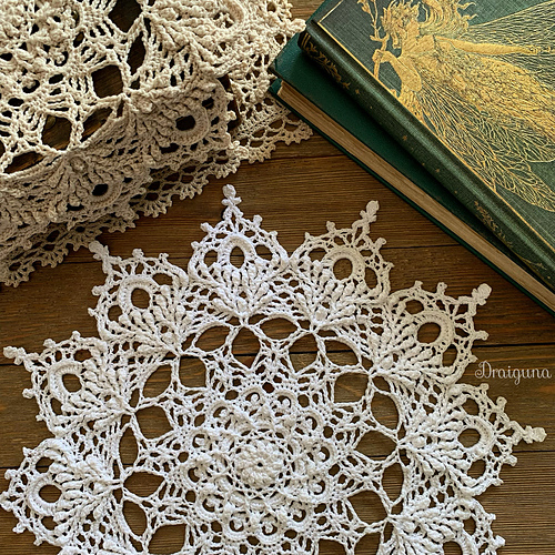 Ravelry: Mystriel pattern by Julia Hart