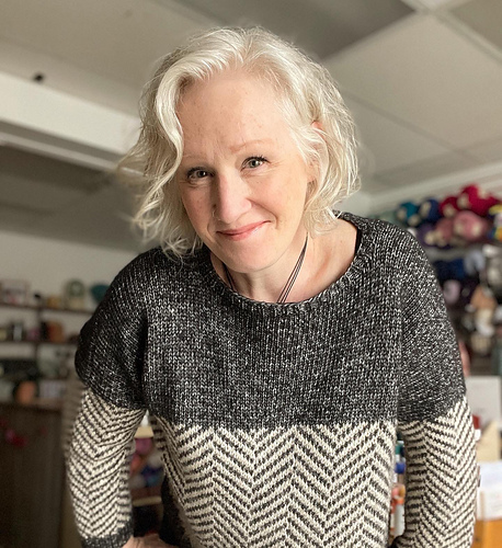 Ravelry: Avance pattern by Chelsea Lee-Keenan & Danielle Comeau