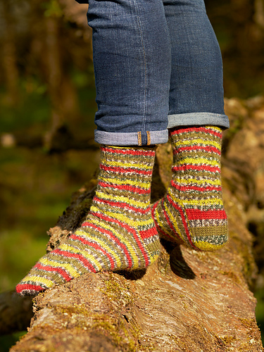 Ravelry: Green Woodpecker Mock Cable Socks pattern by Winwick Mum