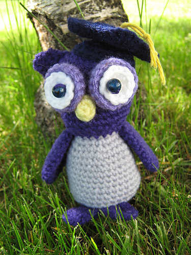 Ravelry: Amigurumi Graduation Owl pattern by Lion Brand Yarn