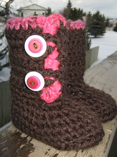 Ravelry: Waddlesworth's Bulky Button Loop Booties