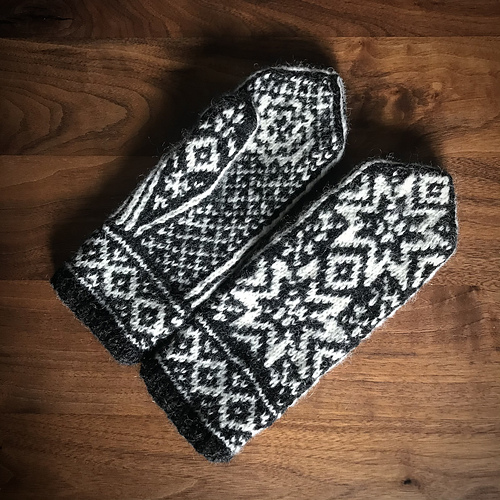Ravelry: Emma's Ice Flower Mittens pattern by Runningyarn