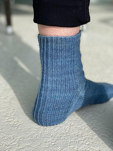 Ravelry: Shoreline Socks pattern by Tracie Millar