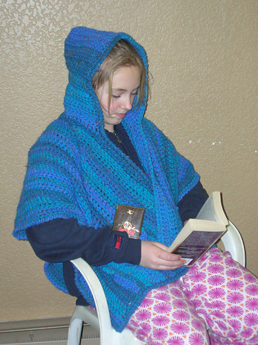 Ravelry: Reader's Wrap Shawl pattern by Wee Sandy