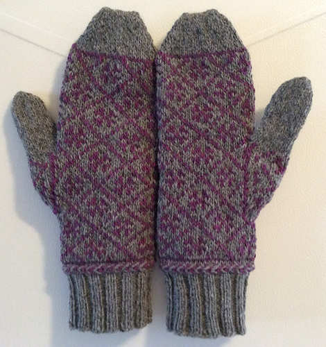 Ravelry: Wee Hearts pattern by Jenjoyce Design