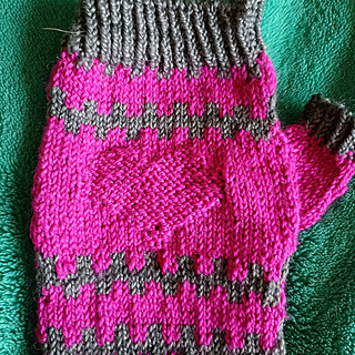 Ravelry: Lego Heart Mittens pattern by Anita Wessels