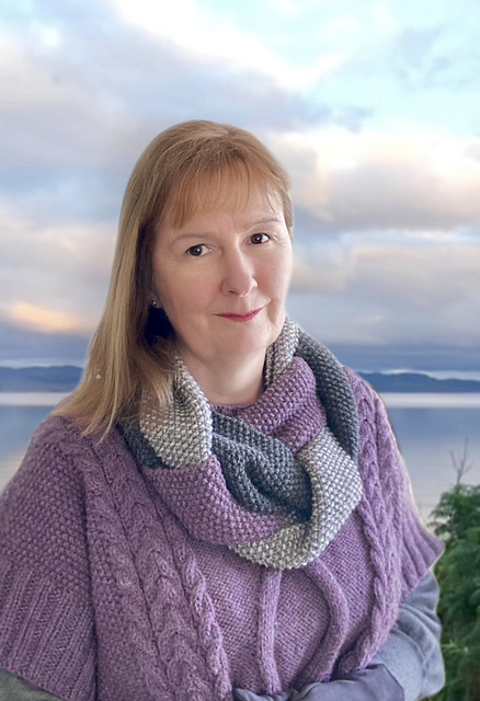 Ravelry: Isle of Harris Plaited Cowl pattern by Rhona Larkin