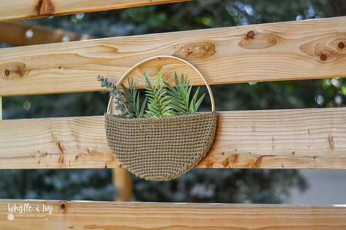 Ravelry: Wall Pocket Planter pattern by Bethany Dearden