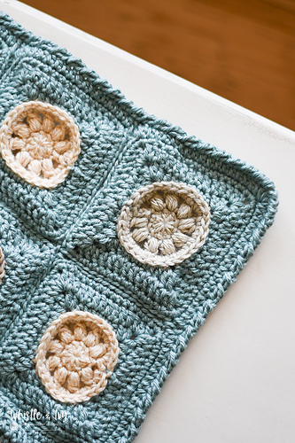 Ravelry: Sand Dollar Blanket pattern by Bethany Dearden
