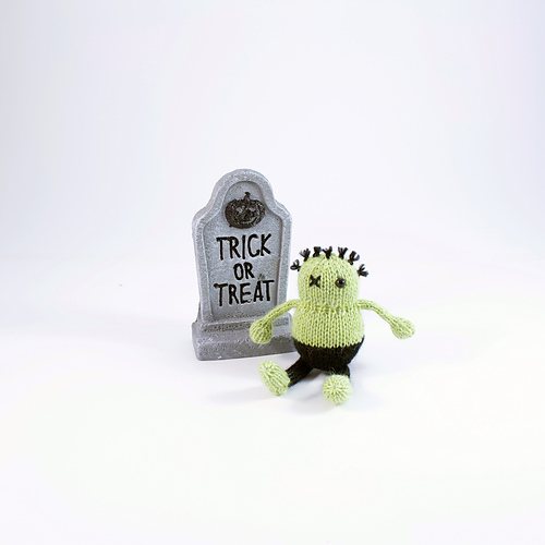 Ravelry: Wickedly Undead Pocket Zombie pattern by Rebecca Danger