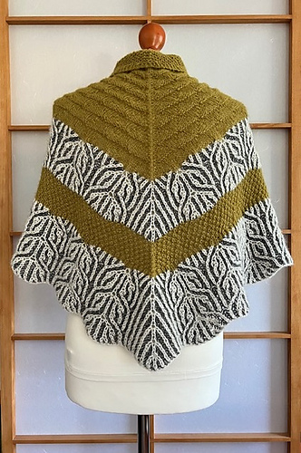 Ravelry: Golden Brioche Shawl pattern by Wiebke Burdin