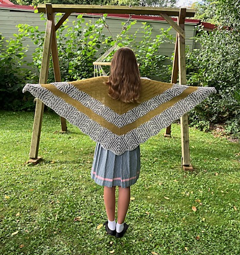 Ravelry: Golden Brioche Shawl pattern by Wiebke Burdin