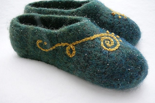 Ravelry: Wild Woolie Felted Slippers pattern by LenoreG