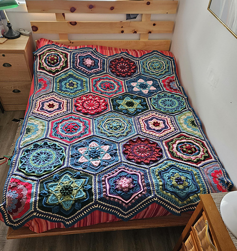 Ravelry: Bohemian Hexagons pattern by Julie Yeager