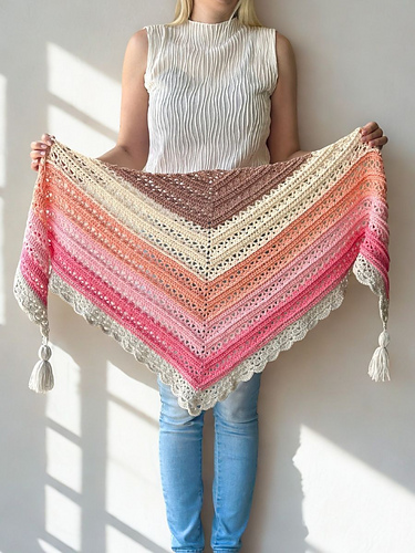 Ravelry: Dreamy Days Shawl pattern by Wilma Westenberg