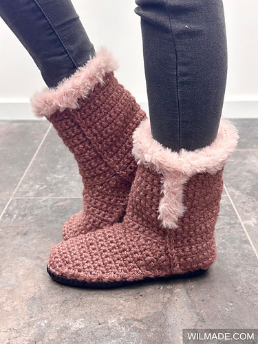 Ravelry: Hugg Botties Shoes pattern by Wilma Westenberg
