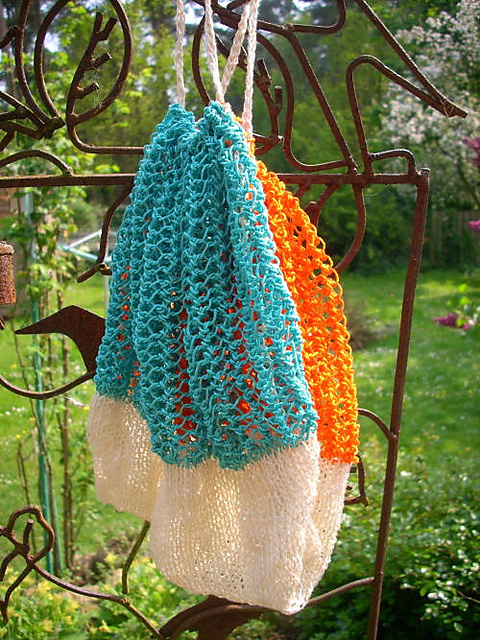 Ravelry: Knit purse pattern by "A Lady Expert"