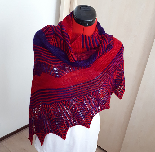 Ravelry: Plumed pattern by Lesley Anne Robinson