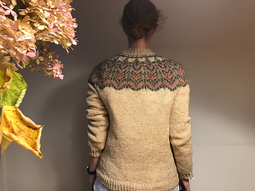 Ravelry: Ember Fox Sweater pattern by Lív Ulven