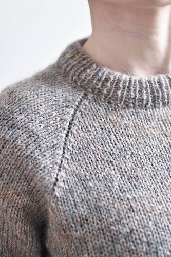 Ravelry: LO·KI Raglan pattern by Lív Ulven