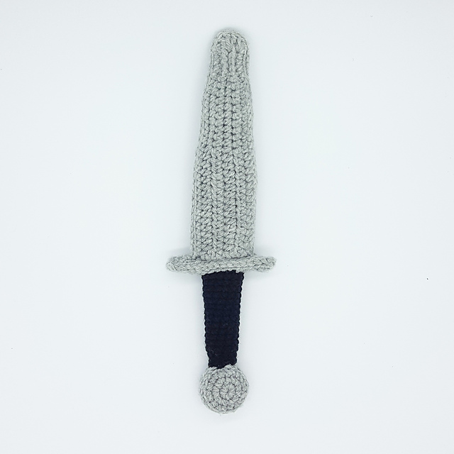 Ravelry: Dagger pattern by Jessica Woofter