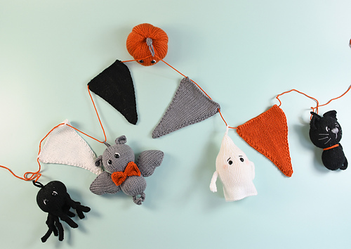 Ravelry: Halloween Bunting pattern by Amanda Berry