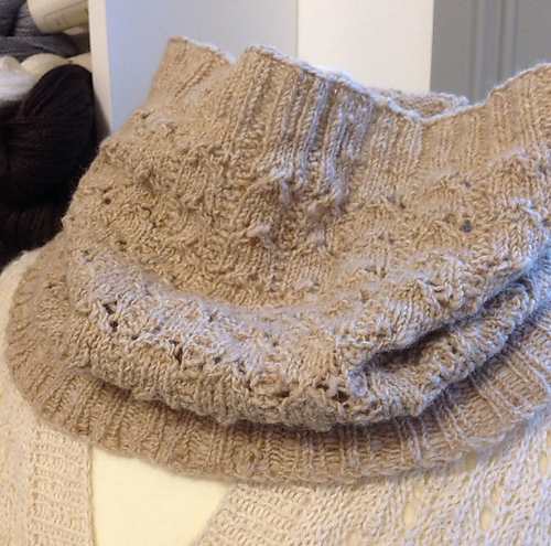 Ravelry: Kastanjat kauluri pattern by Tiina Huhtaniemi