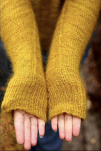 Ravelry: Klein Pullover (hand) pattern by Olga Buraya-Kefelian