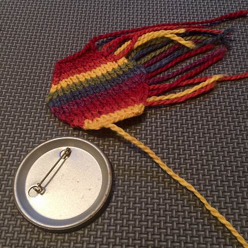 Ravelry: Pinback Button Cover pattern by Donnie Herrington