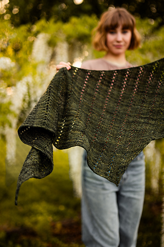 Ravelry: Dunedrifter Shawl pattern by Wool & Pine
