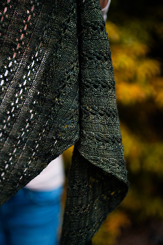Ravelry: Dunedrifter Shawl pattern by Wool & Pine