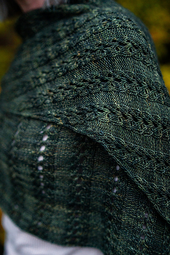 Ravelry: Dunedrifter Shawl pattern by Wool & Pine