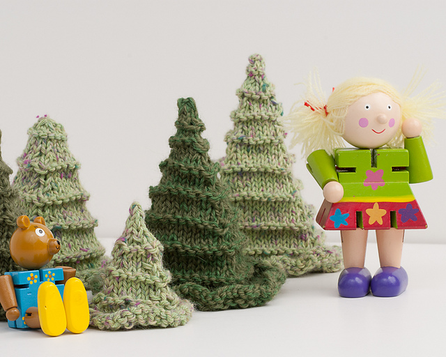 Ravelry: 3D Evergreen Trees pattern by Eden Detrixhe