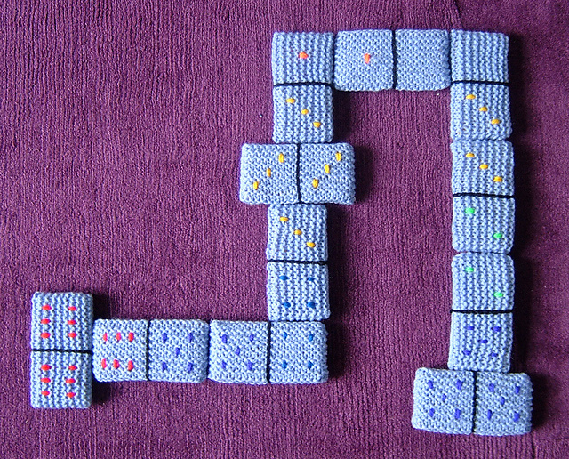 Ravelry: Dominoes pattern by Woolly Thoughts