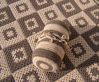 Ravelry: Woolhelmina's Granny's Draughtboard