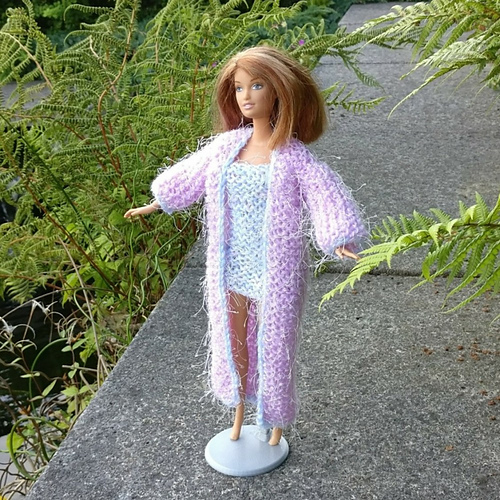 Ravelry: Square Barbie pattern by Woolly Thoughts