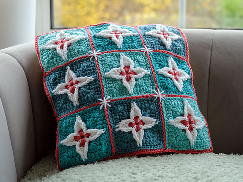 Ravelry: Primitive Star Pillow pattern by Leonie Morgan