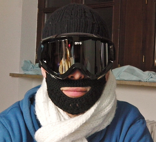 Ravelry: Bartmaske / beard mask pattern by Julia Marquardt